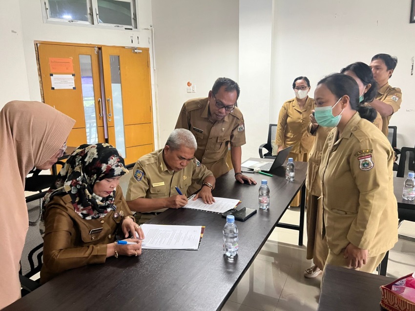 UPTD Laboratorium DLH Sulbar dan RSUD Bangun Teken MoU Sampling dan ... UPTD Laboratorium DLH Sulbar dan RSUD Bangun Teken MoU Sampling dan ...